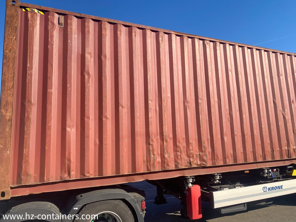 40' HC shipping container discarded Bruntál, 906 913-4 - HZ CONTAINERS.com