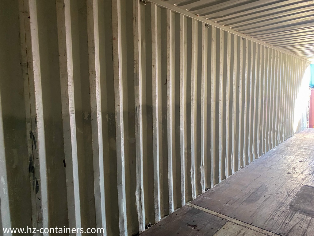 40' HC shipping container discarded Bruntál, 906 913-4 - HZ CONTAINERS.com