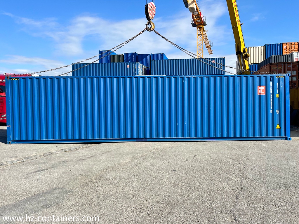 40'HC container including cut-off side wall + sectional door, HZKU 550 ...