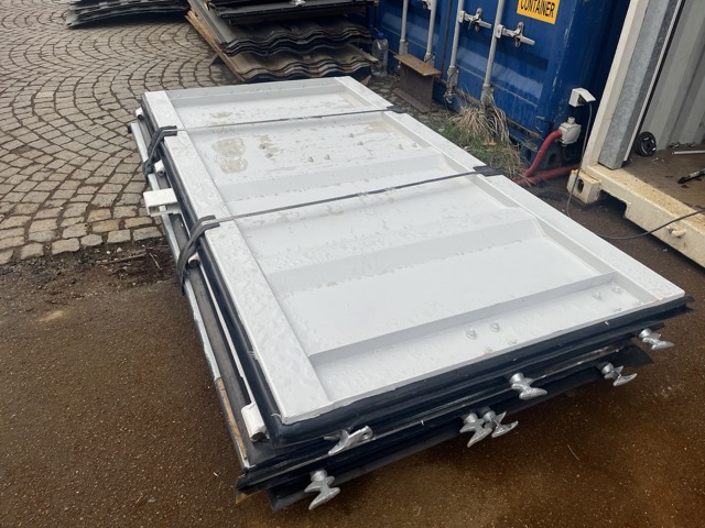 Replacement front doors for shipping container 20'HC - HZ CONTAINERS.com