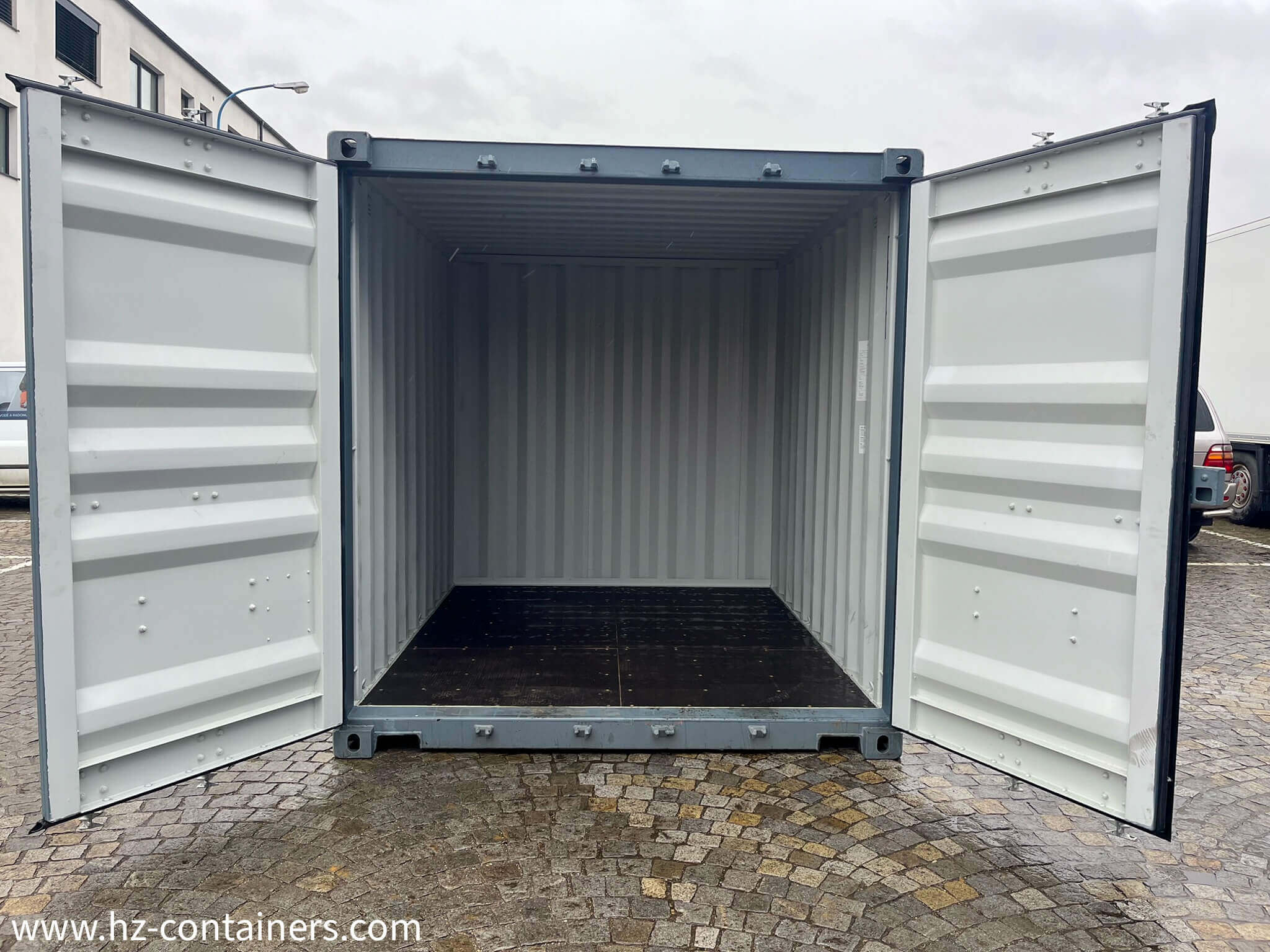 Partition wall, bulkhead for a shipping container HC - HZ CONTAINERS.com