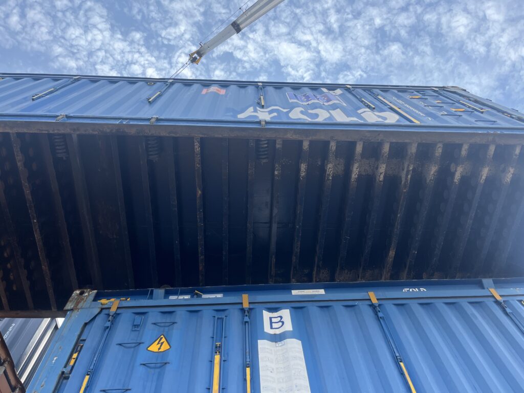 Fully foldable shipping container 4Fold: a revolution in transport and ...