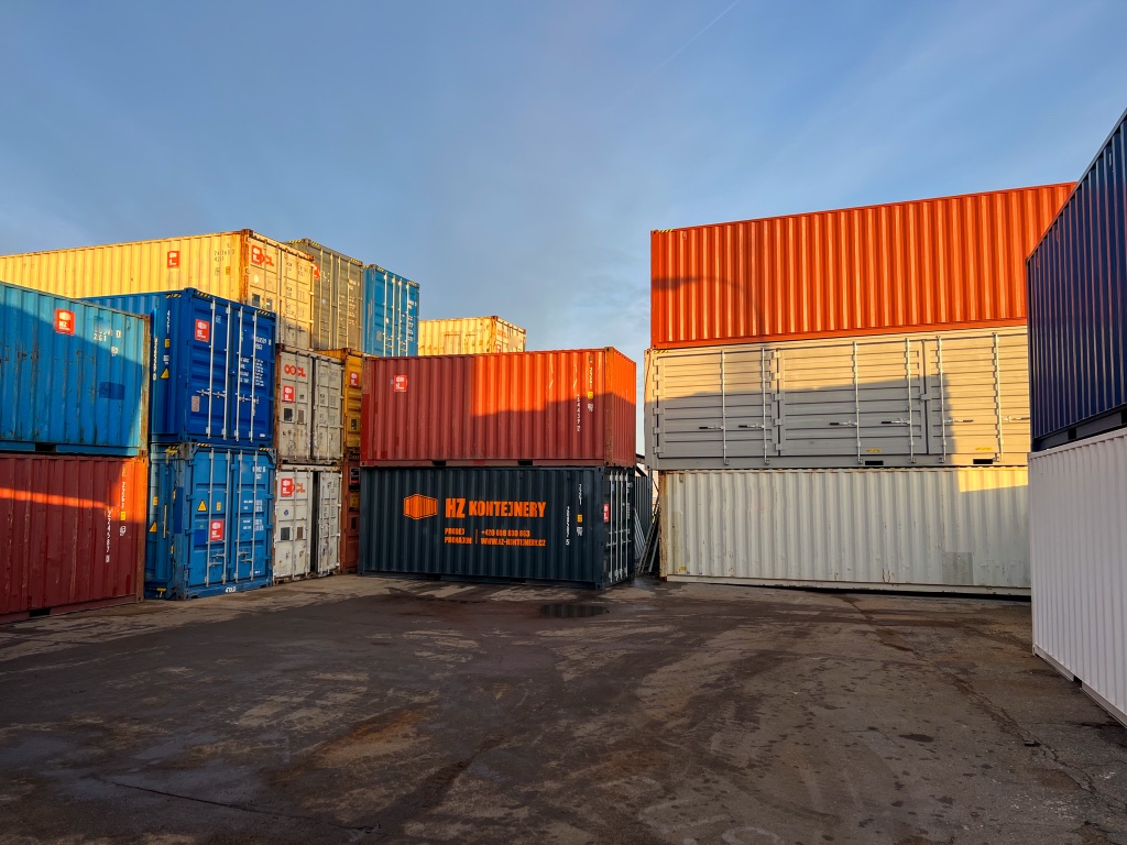 Optimising the seasonal dynamics of shipping containers during ...