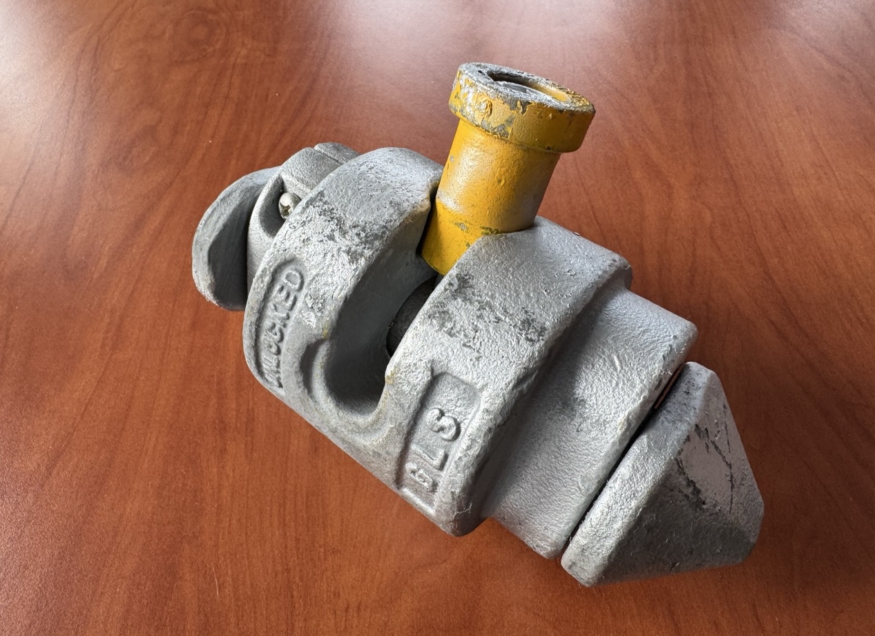 Twist lock connectors between shipping containers - HZ CONTAINERS.com