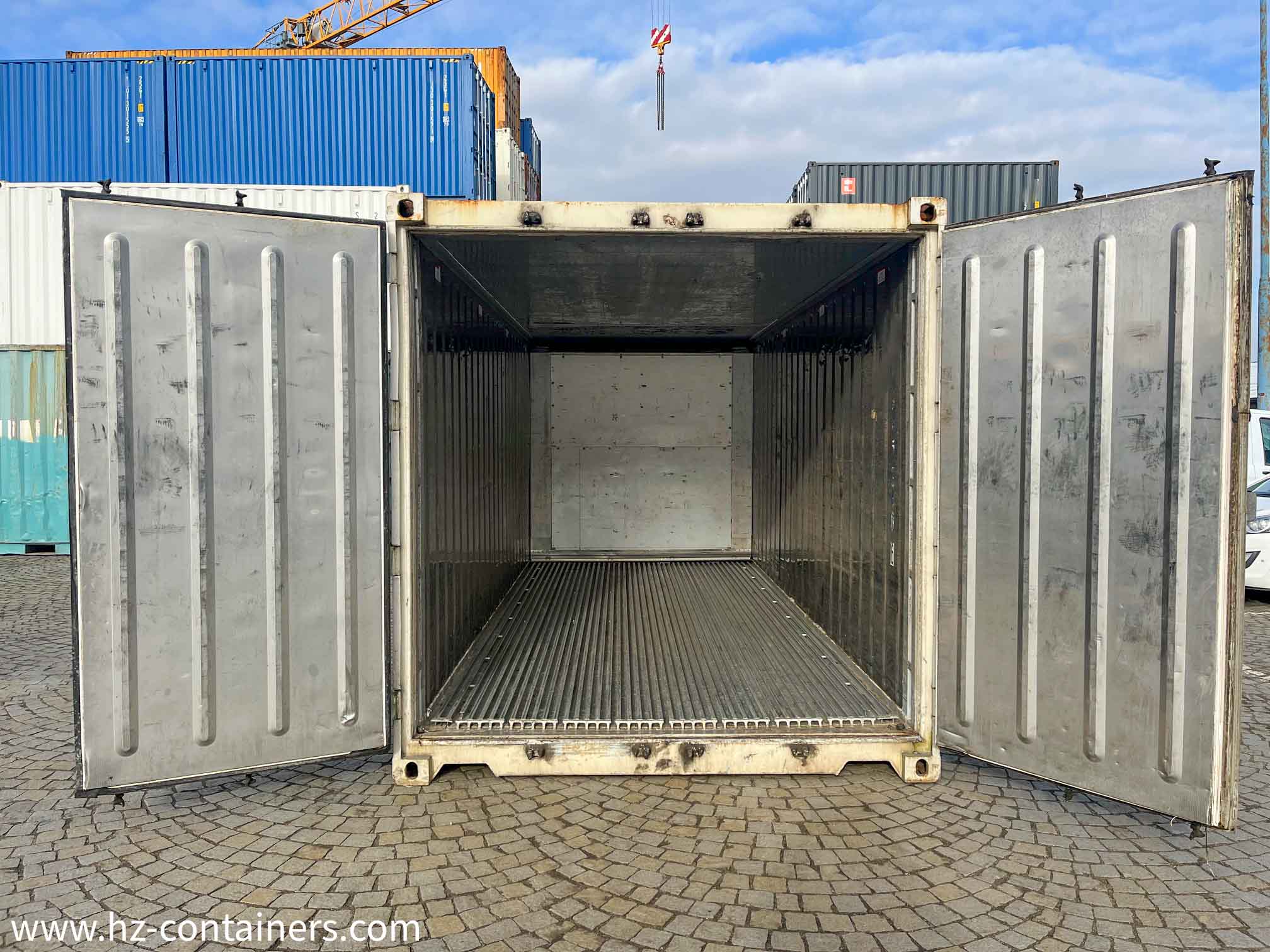 20' freezer and refrigerated container Carrier Liberec, HZKU 607 340-6 ...