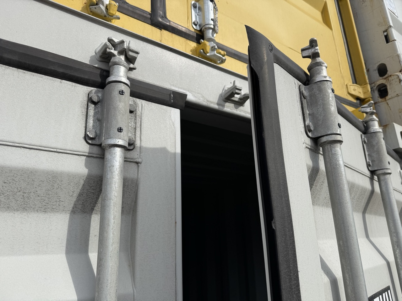 Rubber for Shipping Container Doors – How Many Meters and What Type ...