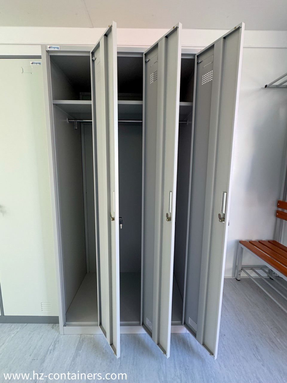 Rental of metal three-compartment wardrobe with cylinder lock - HZ ...
